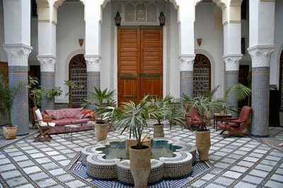 L'Architecture Éblouissante d'un Riad au Maroc : Entre Tradition et ...